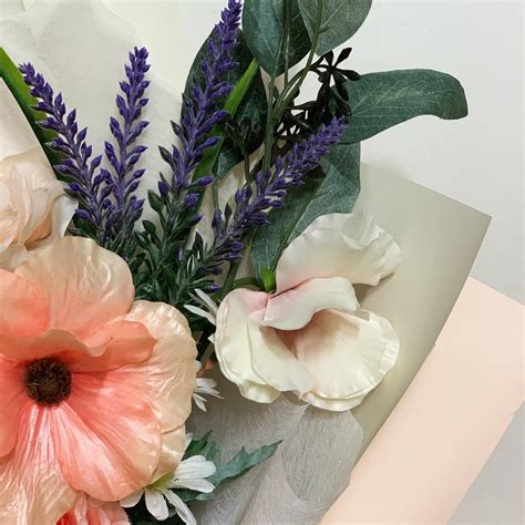 플라워니 어머니 생신 선물로 주문해주신 꽃다발 파스텔 톤으로 어머니의 우아함을 담아드리기 위해 심혈을 기울여보았어요🌸 시들지 않는 실크플라워로 영원한 행복을