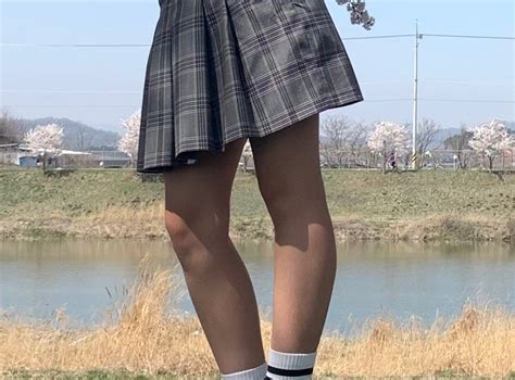 저 진짜 고등학교와서 진짜 엄청 살찐거 같아요 ㅠ 특히 제가 젤 신경쓰는 다리 진짜 여자인 나에게 다리는 생명인데 이거 뭐에요 ㅠ 라인 플레이 공식밴드 Band