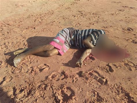Homem é executado mais de dez tiros na orla de Maceió Alagoas 24