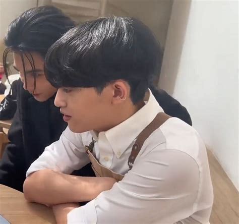 🐱🧁🍪🍮 우주빵집 On Twitter Rt Escapismgirly Personal Space We Dont Know Her Jeffbarcode