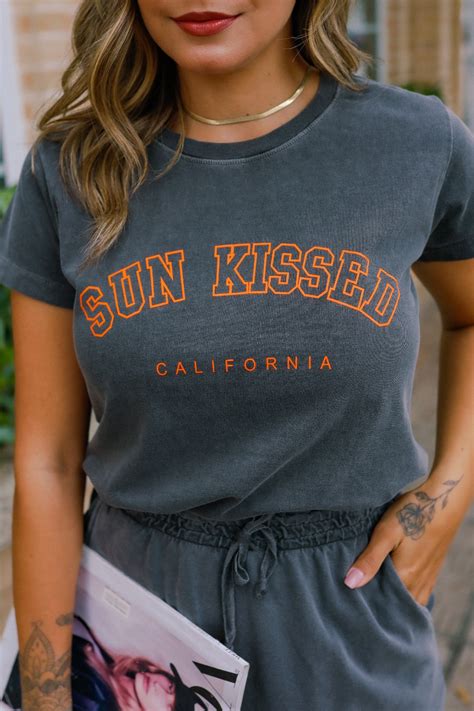 Tshirt Feminina Estonada Chumbo Kissed AMMU TSHIRT