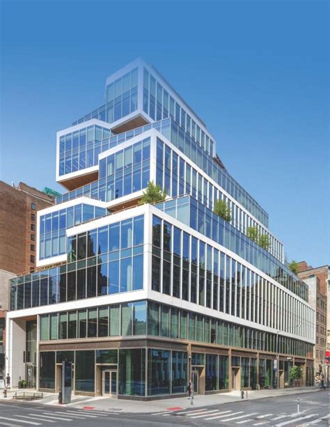 Pimco Landlords Nyc Building Sells For Less Than Value Of Its Debt