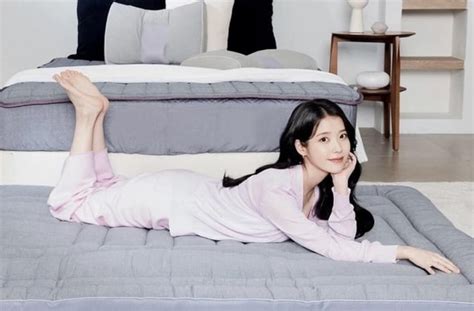 Ji Eun Lee Iu Riufeet