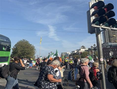 Dublin Divided Anti Immigration Protest Faces Counter Demonstration