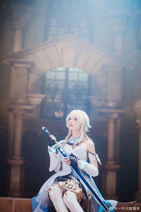 Ng H Nh V I N Ng Fischl Xinh P G I C M C A Genshin Impact Cosplay Vi T Gi I Tr