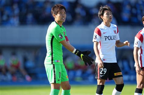 2番目の画像 【写真】西川周作はj1で3位を最後まで争いつつ、もう一度、川崎fと戦う可能性のある天皇杯決勝に勝ち上がり、勝利をつかみとる