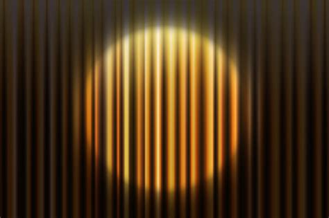 무대에 둥근 스포트라이트가 있는 사실적인 황금 커튼 배경 벡터 일러스트 레이 션은 극장 공연 예술 콘서트 또는 영화 수상 식에 대 한 부드러운 드레이프입니다 부드러운 주름이