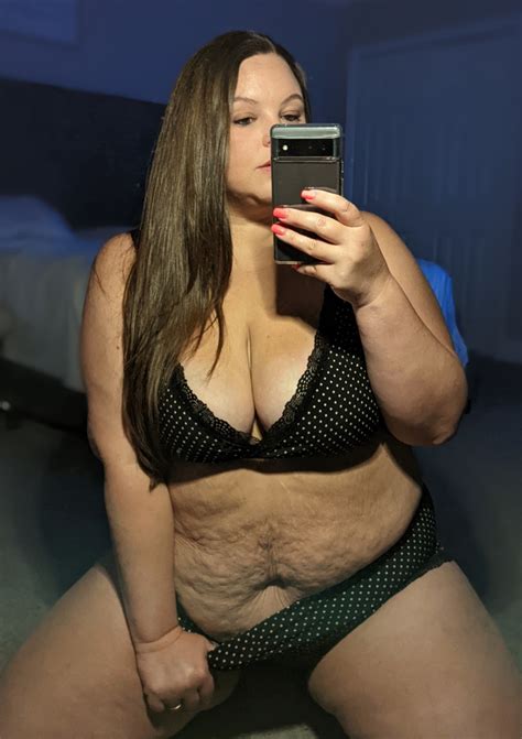 Help me take it off 😘 : r/fatwomenlove