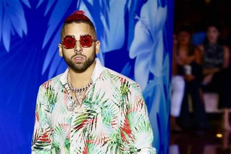 Música Part Mambo Kingz Farruko Myke Towers Darell Arcángel Y