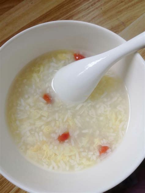 【醪糟蛋花汤的做法步骤图，醪糟蛋花汤怎么做好吃】朵朵菇凉1994下厨房