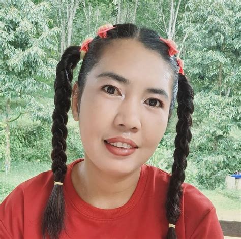 ชวนกันทำงานหาตังตลอด บี สาวสวนยาง ครอบครัว แม่เอ็ม คนดัง แม่เอ็ม คน