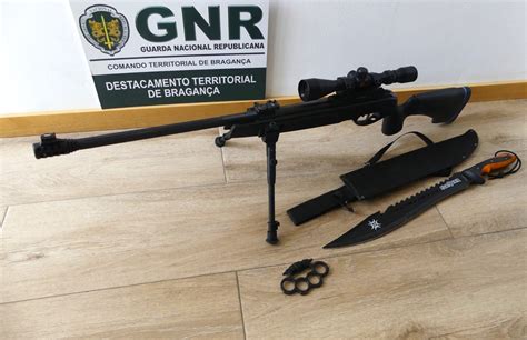 GNR detém homem de 25 anos por posse de armas proibidas no concelho de