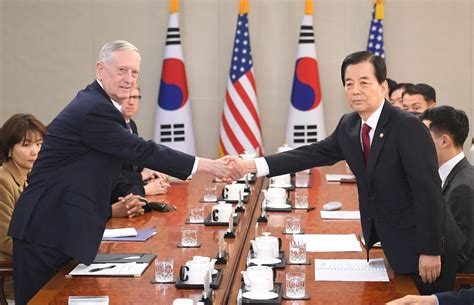美国新防长韩日之行释放哪些信号