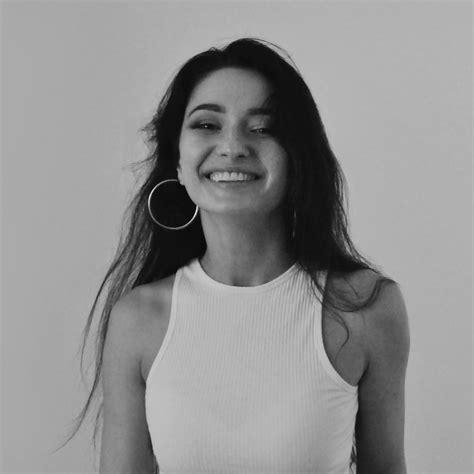 Інна Онуфрик Хей скучили Після маленької перерви знову готова тішити вас ілюстраціями😱 ⠀ Я