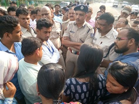 Odisha Scribes Protest Against Traffic Cop Brutality