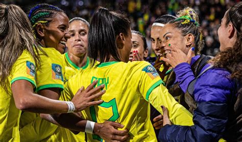 Tremendo golazo de Brasil en la goleada a Panamá
