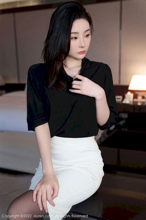 秀人Xiuren No 5312 模特是小逗逗 黑色轻透上衣 白色短裙性感写真 21 美图131