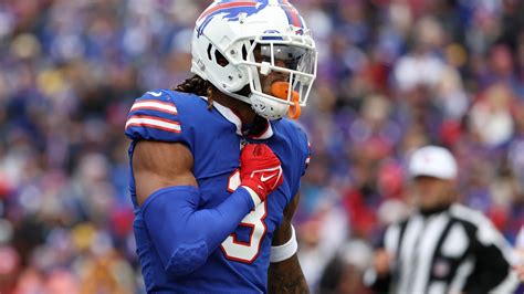 Bills Damar Hamlin Showing Signs Of Improvement Uncle Says Fox 11