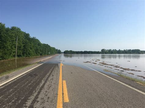 Video Water Flows Through 40 Foot Hole After Arkansas Levee Breached