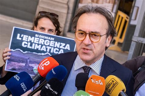Angelo Bonelli Dice Che Serve Il Reato Di Negazionismo Climatico