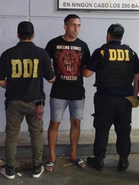 Un Parlante En La Puerta Un Pozo De Medio Metro Y Un Amortiguador Los