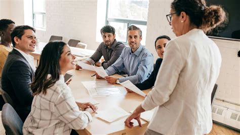 Ceo Meaning Definition And Role Of A Chief Executive Officer Coachyz