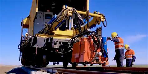 ТАВАНТОЛГОЙ ГАШУУНСУХАЙТЫН ТӨМӨР ЗАМЫГ УУЛЗВАРГҮЙ БОЛГОН ГАГНАХ АЖЛЫГ МАНАЙ ИНЖЕНЕРҮҮД ХИЙЖ