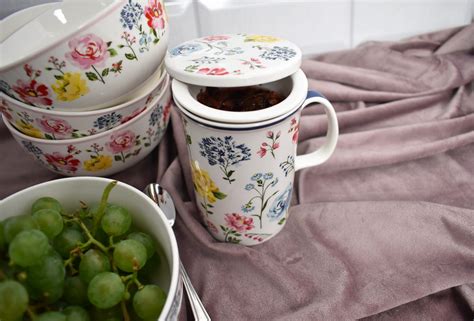 Kubek Porcelanowy Z Zaparzaczem 310 Ml ASC20835