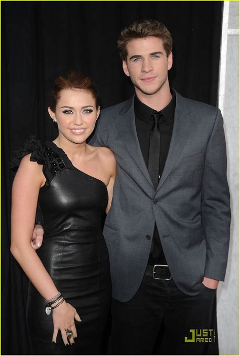 Miley Cyrus Liam Hemsworth Sing The Last Song Photo Liam Hemsworth Miley Cyrus