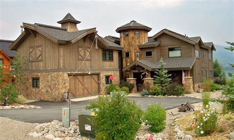 Mountain Air | Inviting home, House styles, House