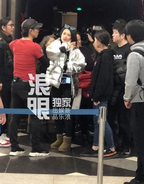 章子怡帶女兒探班汪峰，小蘋果的高價鞋子全程搶鏡 每日頭條