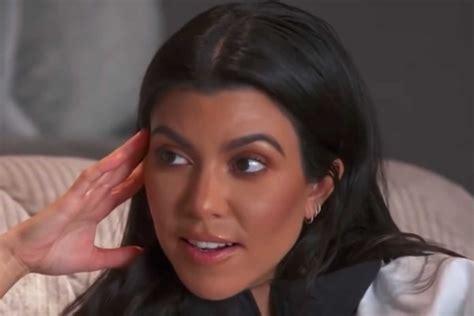 Travis Barker E Kourtney Kardashian Se Irritam Com Fotos Paparazzi