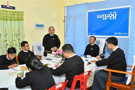 တနင်္သာရီတိုင်းဒေသကြီးဥပဒေချုပ် မြိတ်ခရိုင်အတွင်းရှိ အရာထမ်း၊ အမှုထမ်းမ