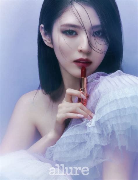 Han So Hee Tampil Memukau Di Sampul Allure Korea