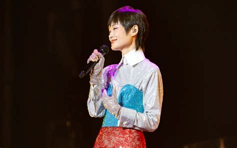 4K李宇春周末愉快演唱会情歌串烧 李宇春 音乐厨房 李宇春 音乐厨房 哔哩哔哩视频