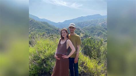 Звезда Гарри Поттера Бонни Райт рассказала что ждёт ребёнка