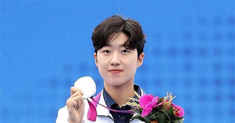 아시안게임 은메달 획득한 안산