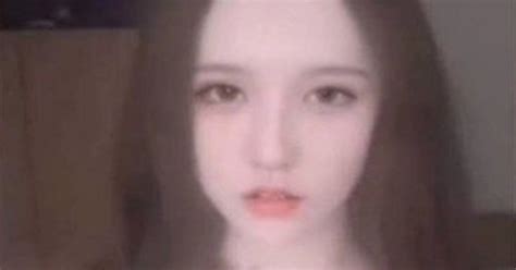 풍만한 가슴에 속았다 여장 남자에 흥분해 나체 노출한 남성들