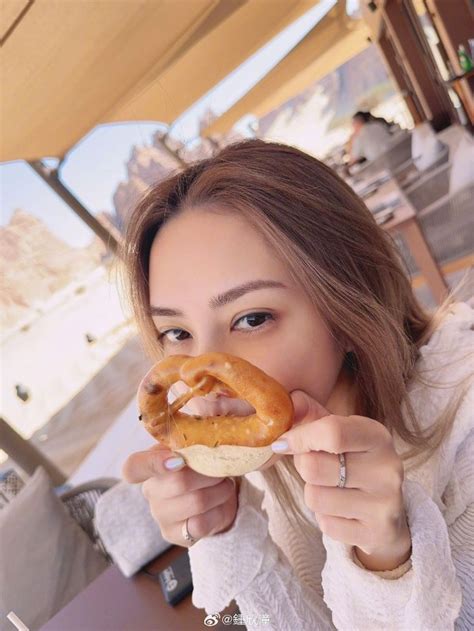 Hk Singer Gillian Chung And Rumoured Same Sex Partner Sam Samuers