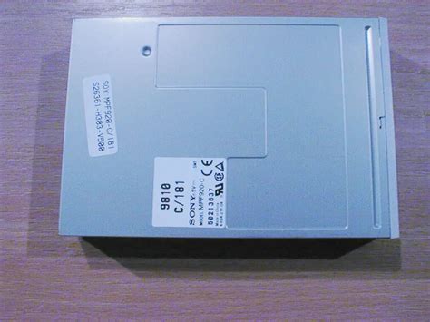 SCENIC6201 Teardown Internal Photos Floppy Disk Drive Top Side View Fujitsu Technology Solutions