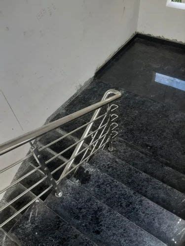 Silver Stainless Steel Staircase Railing For Home At Feet In Kakinada