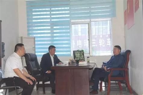 信阳市农信办书记赵建恒到息县农商行指导工作