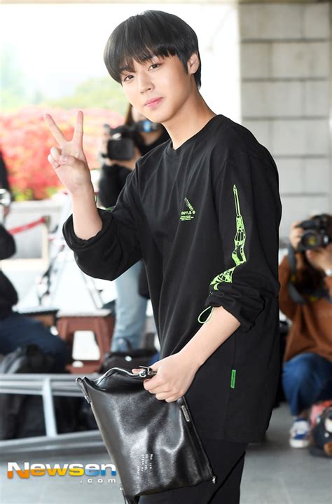 포토엔hd 워너원 박지훈 ‘카메라 향해 애교 브이~ 손에 잡히는 뉴스 눈에 보이는 뉴스 뉴스엔