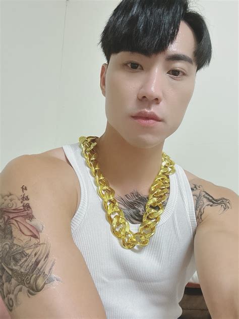 這脖子上的是真的就好了🤣