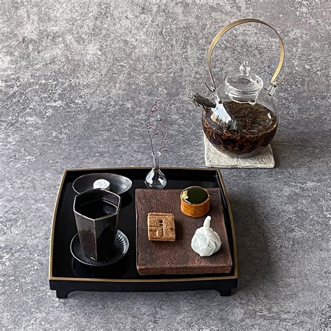 차차이테 현재 제공되는 차차이테 차실의 본 차 구성 소개해드립니다 본 차는 4가지 차 목록 중에 한 가지를 고르시면 고르신 차와 함께 3가지의 차차이테 시그니처 과자가