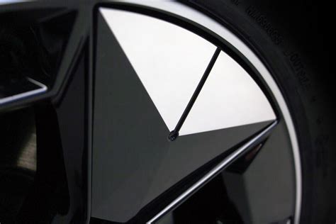 Bmw發佈新型嵌件「多片式」空力輪圈 將首次搭載於ix3 Carstuff 人車事