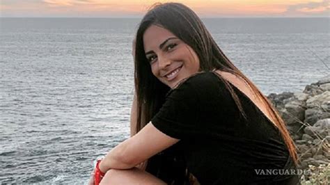 Valeria Mar N Sorprende A Sus Fans Con Foto En Traje De Ba O