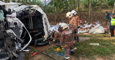 Lorry Driver Killed Two Hurt In Nse Crash New Straits Times