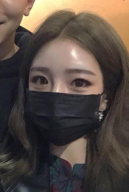 Self Confident And Masked Laurethdysiac Korean Girl Mask Pictures