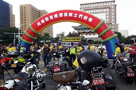 達成共識 重機上國道明年元旦試辦 上報 焦點